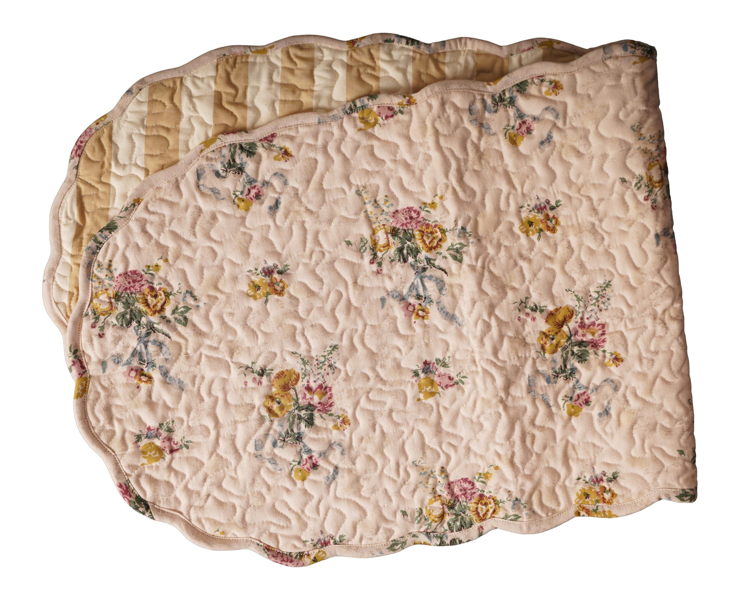 Vintage Ribbon Rose Quilted Table Runner – Belleven